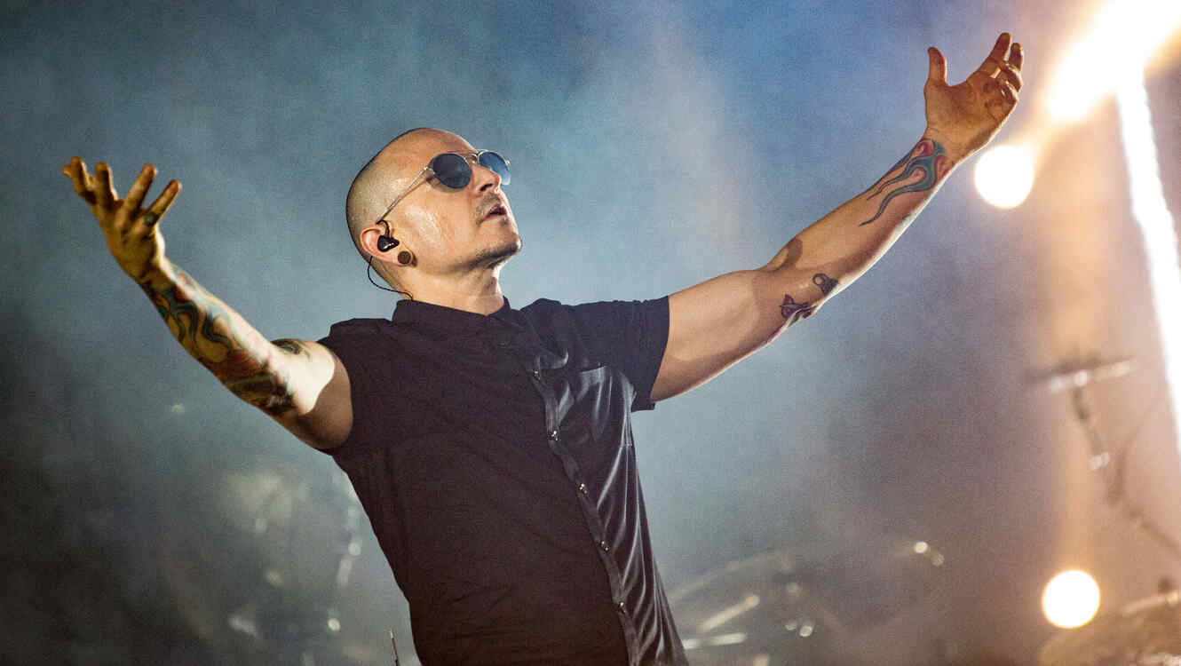 Mira a Chester Bennington con su banda Grey Daze tocando a Nirvana ...